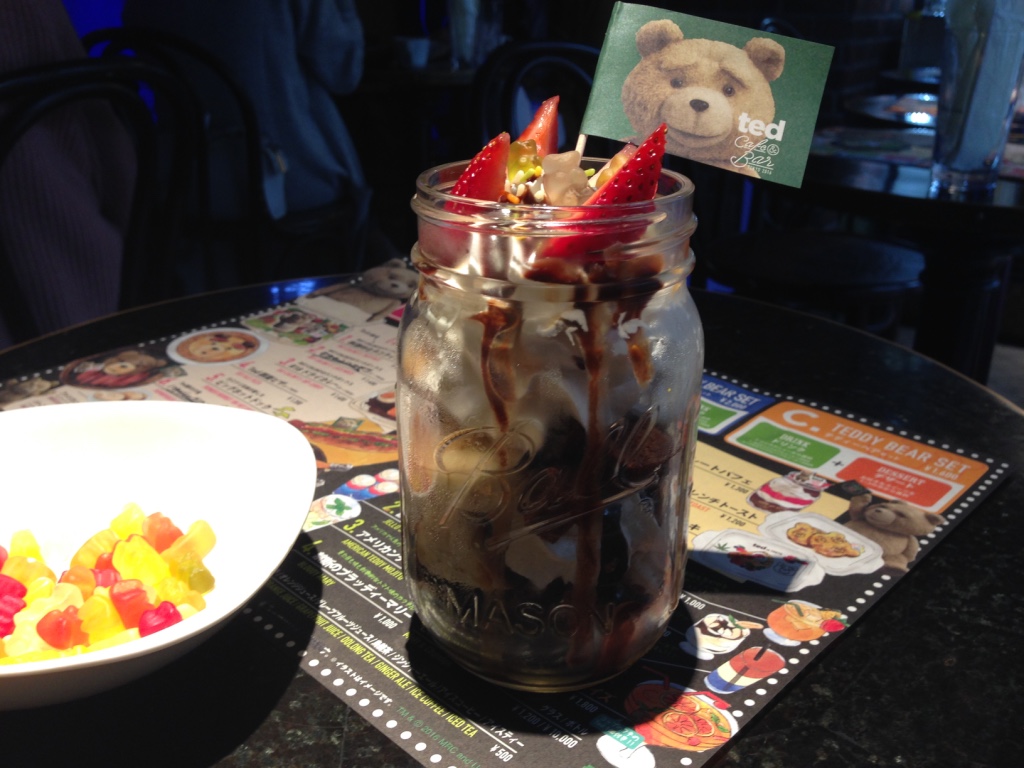 テッド好きなら悶絶必至！話題の『テッドカフェ』in 渋谷 潜入レポート｜くまの定期便