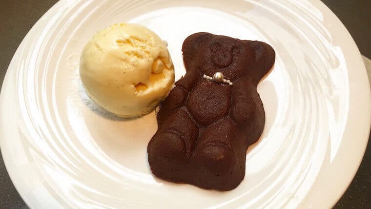 表参道の老舗カフェ LOTUS（ロータス）の『くまショコラ』を実食レポ｜くまの定期便